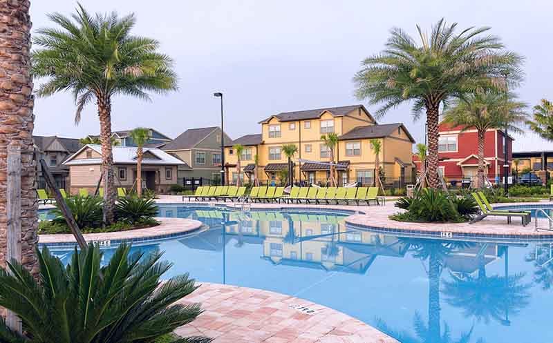 Communities With Community Pool in Hunter's Creek | For Sale
